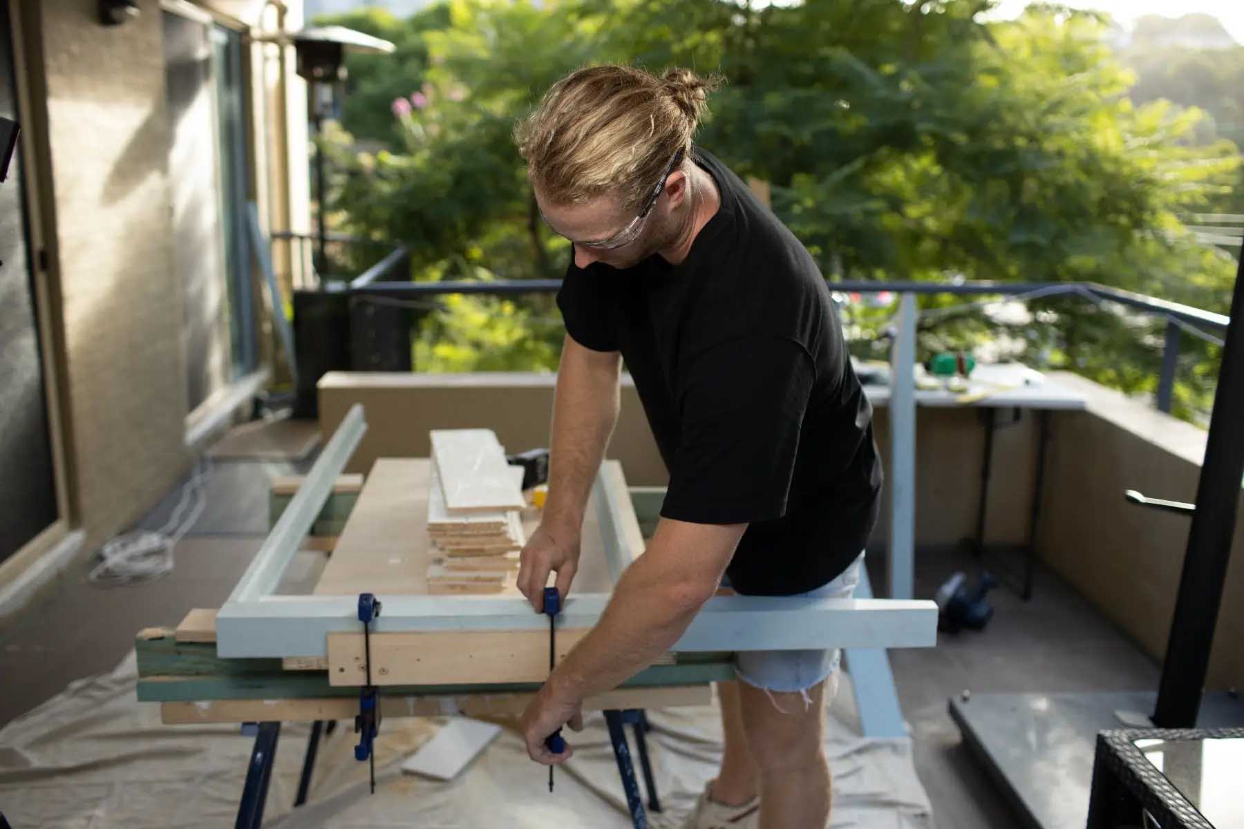 How to Make a DIY Timber Bedhead - Sunshine Mitre 10