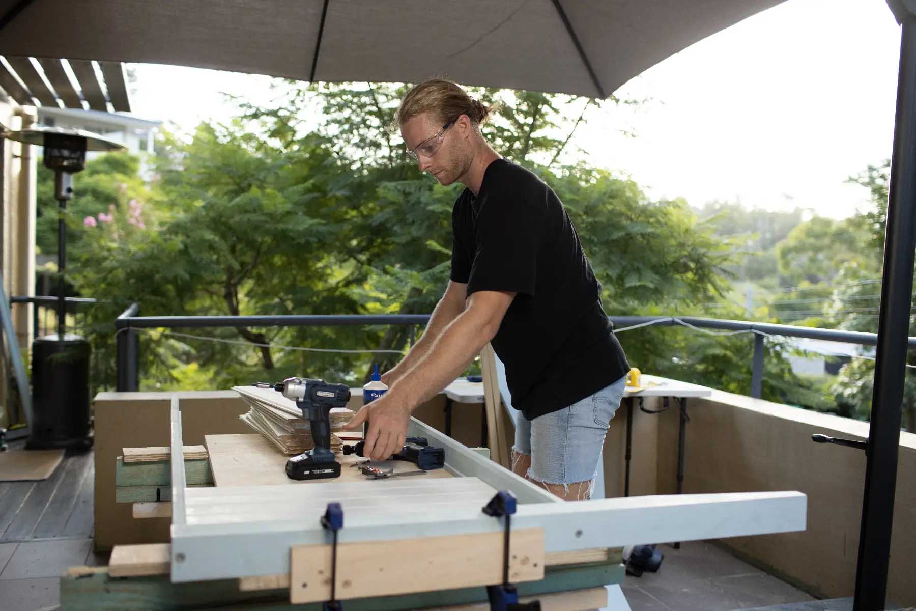 How to Make a DIY Timber Bedhead - Sunshine Mitre 10